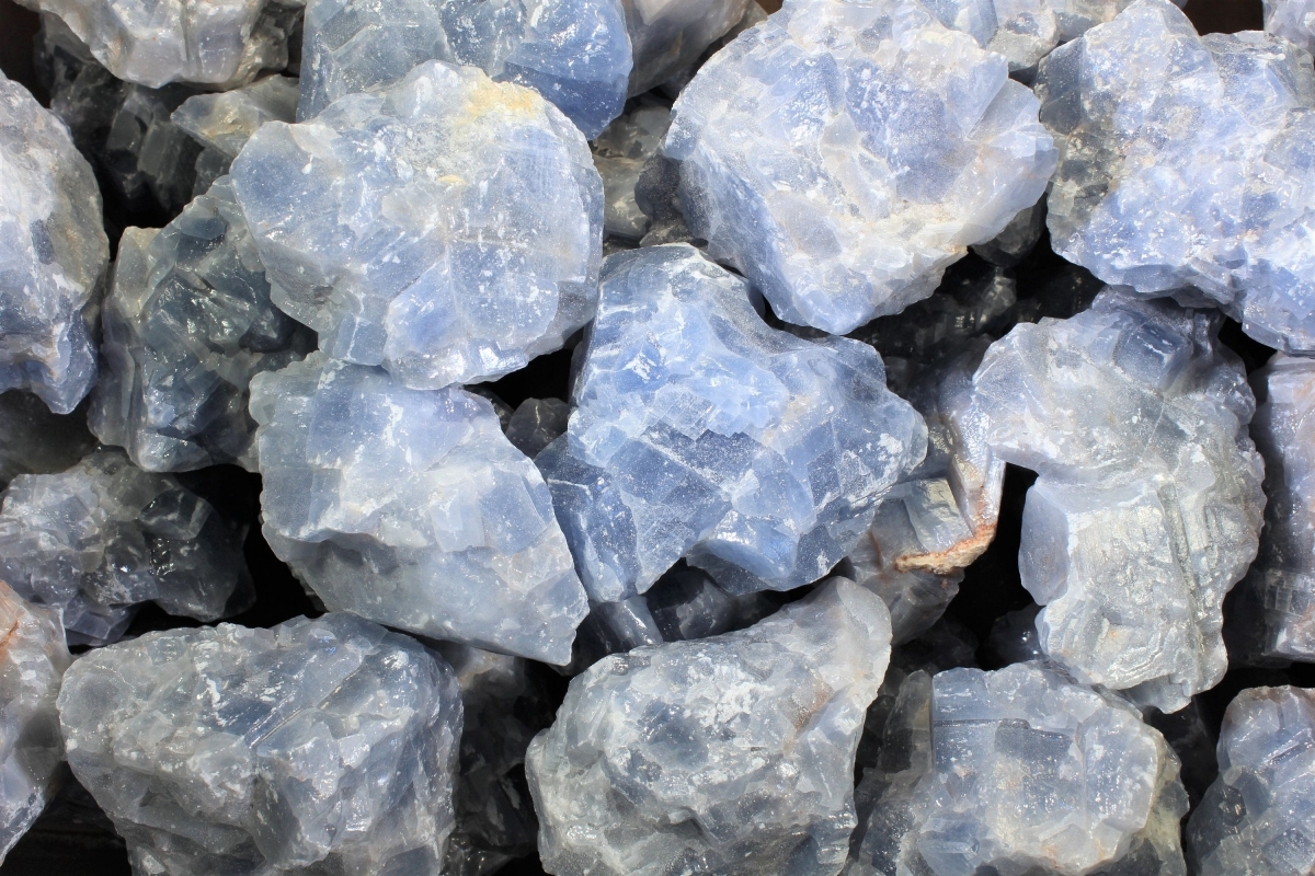 Calcite Blue Chunks Rough Stone - per kilo - by GEMWORLD online store